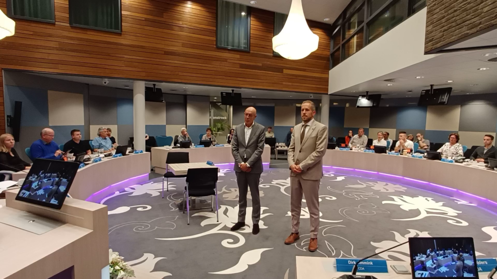 Nieuwe wethouders Pieke Houben en Jan den Teuling geïnstalleerd in ...