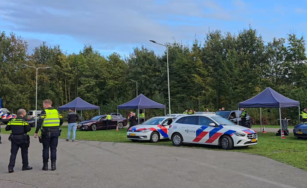 Video: Politie houdt grote verkeerscontrole in Susteren samen met Belgische collega's - VML Nieuws